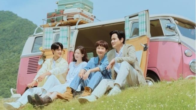 Sinopsis Drakor Love, Take Two (2025), Kisah Ibu Tunggal & Cinta Lama ...