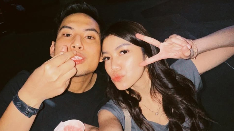 Dituding Kumpul Kebo, Okin Isyaratkan Ibunya Move on dari Regina Phoenix