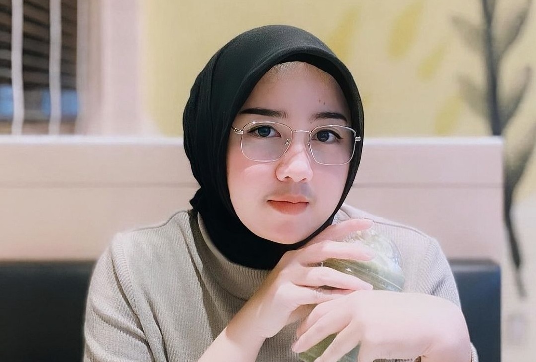 Salma Diduga Kirim Foto Selfie Lepas Hijab ke Teuku Ryan, Padahal Baru ...