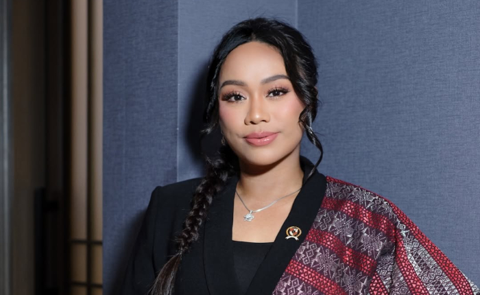 Biodata dan Agama Zita Anjani, Ayahnya Menteri, Suaminya Bupati ...