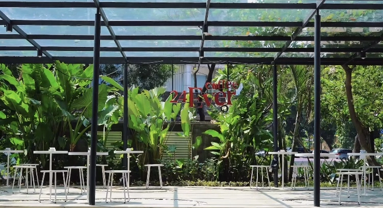 Film Pretty Crazy Sudah Tayang! Yoona Berperan Ganda, Ahn Bo Hyun Debut ...