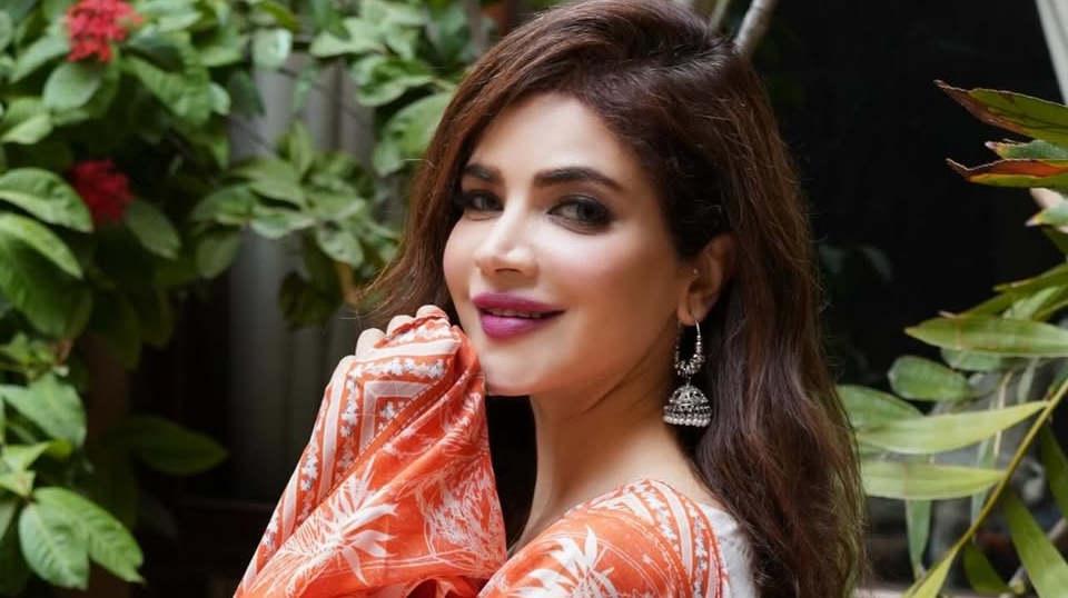 Aktris Pakistan Ditemukan Meninggal Membusuk di Apartemen, Keluarga ...